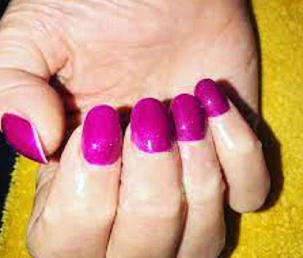 Why Do My Cuticles Itch After Getting Acrylics? | CraftersMag