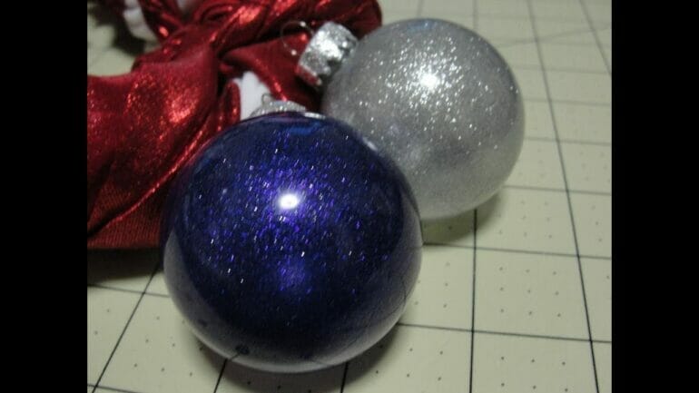 How To Add Glitter To Acrylic Paint? | CraftersMag