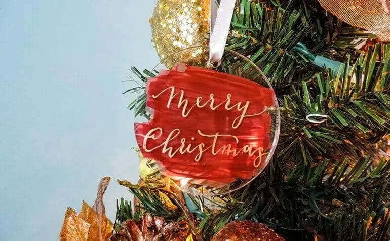 How To Decorate Acrylic Ornaments? | CraftersMag