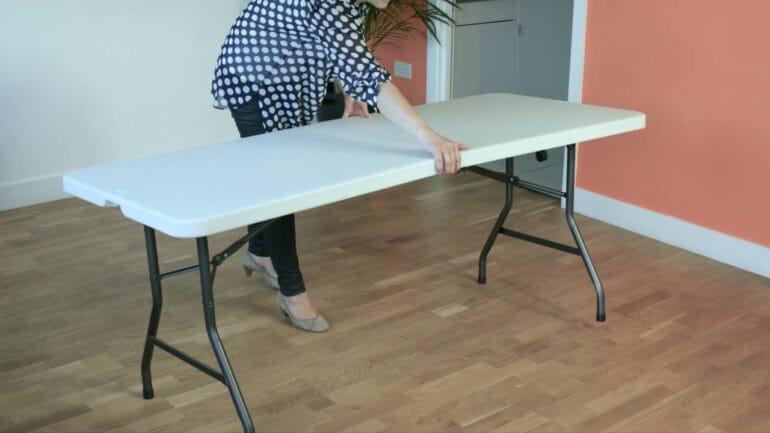 How To Paint A Folding Table? | CraftersMag