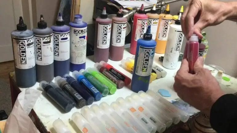 How To Use Acrylic Paint Markers? | CraftersMag