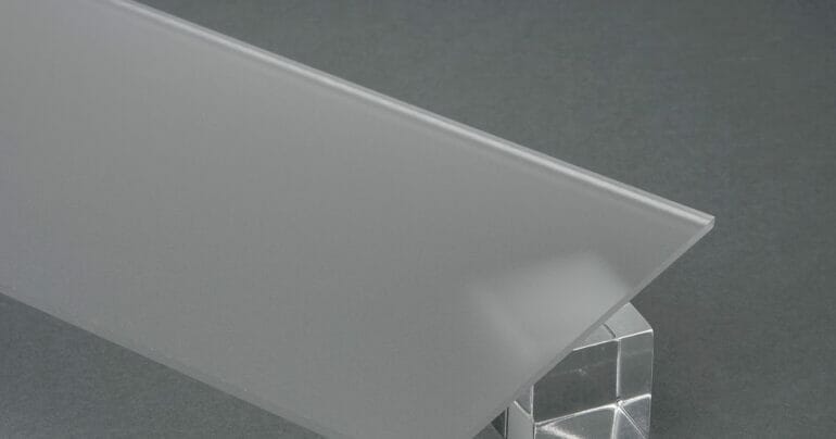 What Is P95 Acrylic? | CraftersMag