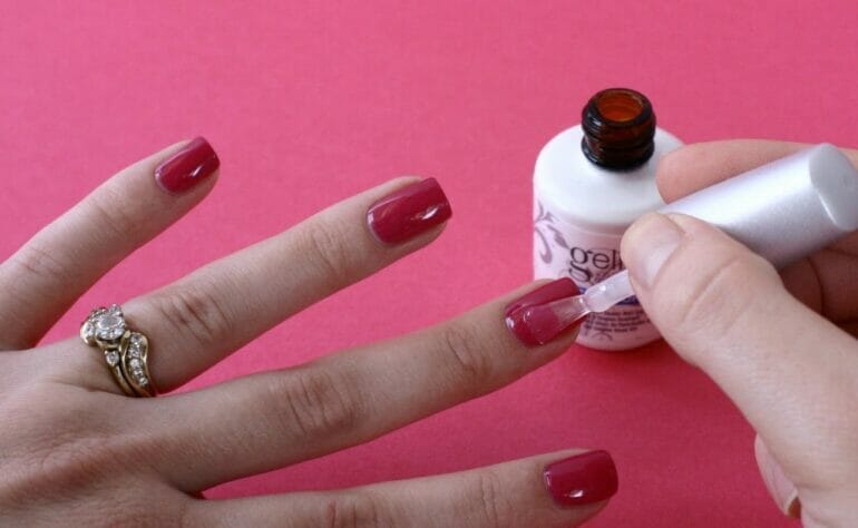 How Do You Wipe With Acrylic Nails? | CraftersMag